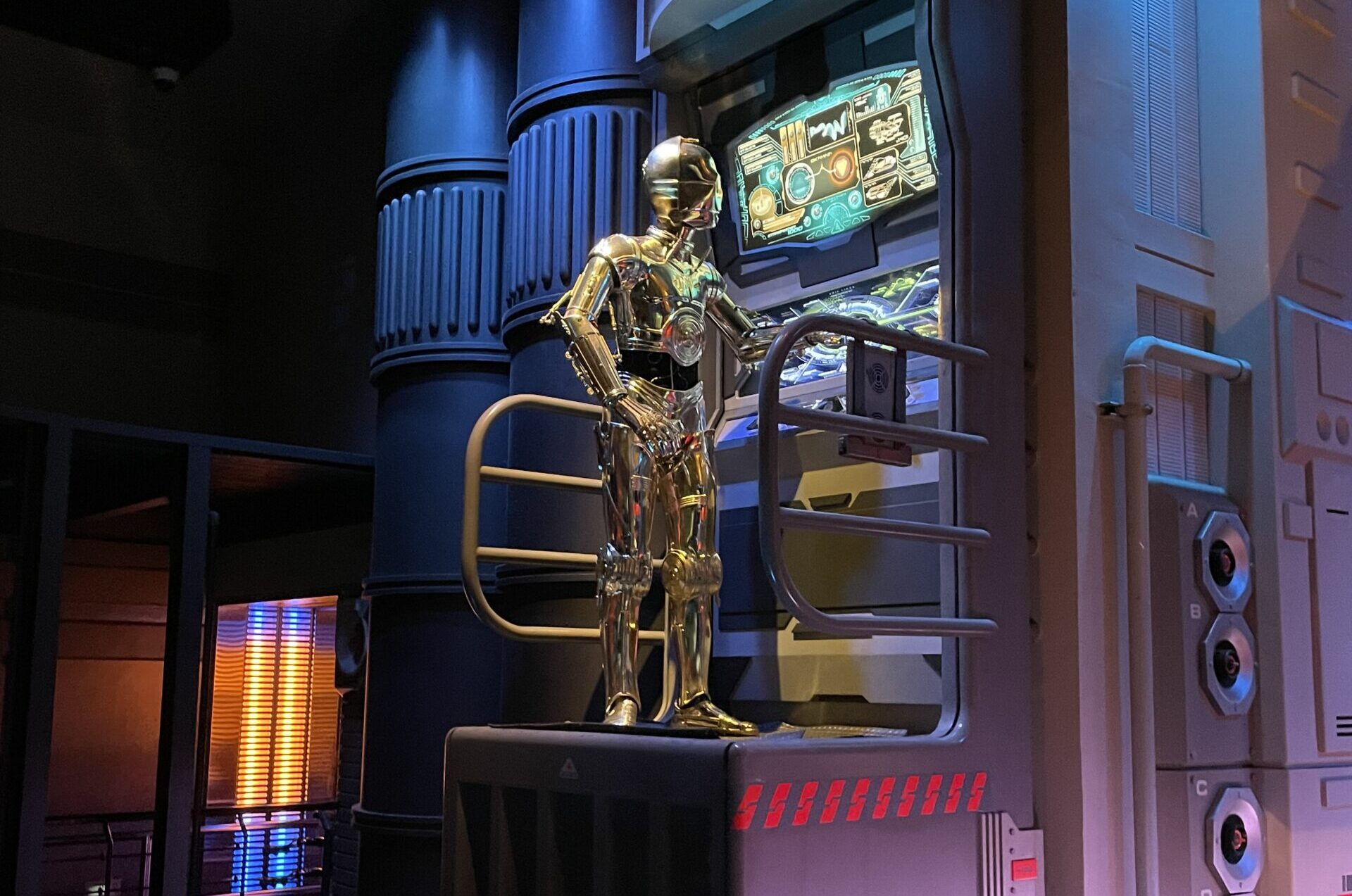 Star Tours – The Adventures Continue - simplifyorlando.com